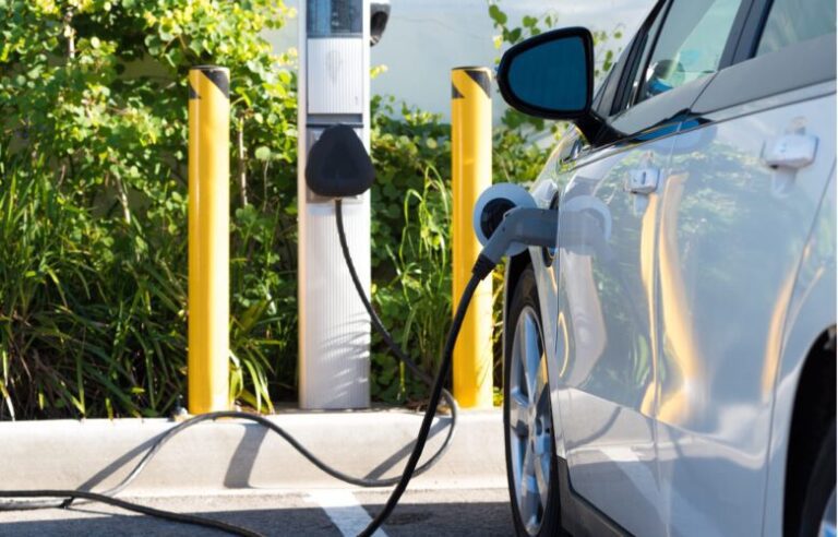 EV Roaming Solutions: The Key to a Seamless Electric Mobility Future